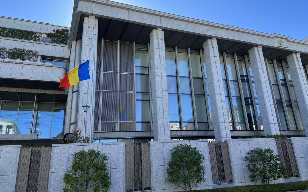 [NEWS] BREAKING: Soka Gakkai buildings fly their tri-colour flags at ...